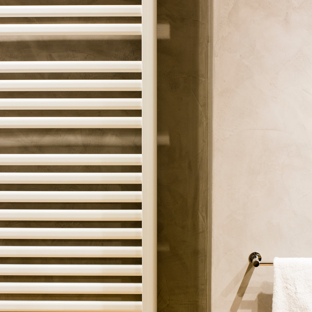 Contemporary vs. Traditional Bathroom Radiators: A Guide for Planning ...